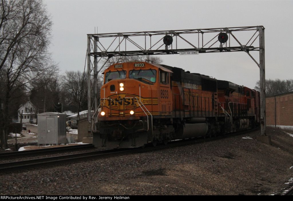 BNSF 8933 & 7900 (8)
